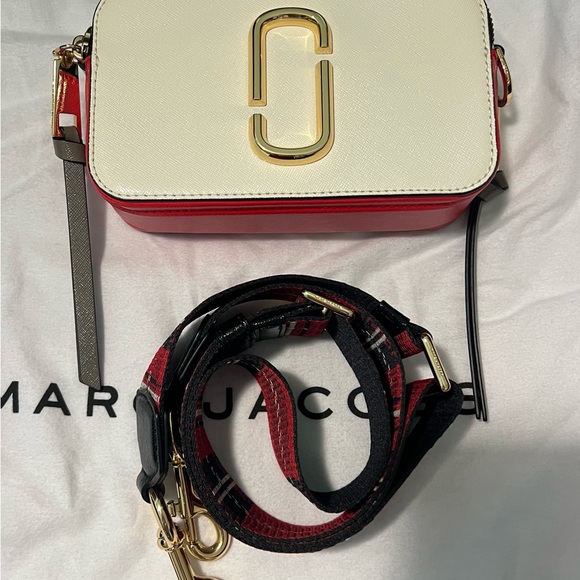 Marc Jacobs | Bags | Marc Jacobs Snapshot Red And White Crossbody Bag ...